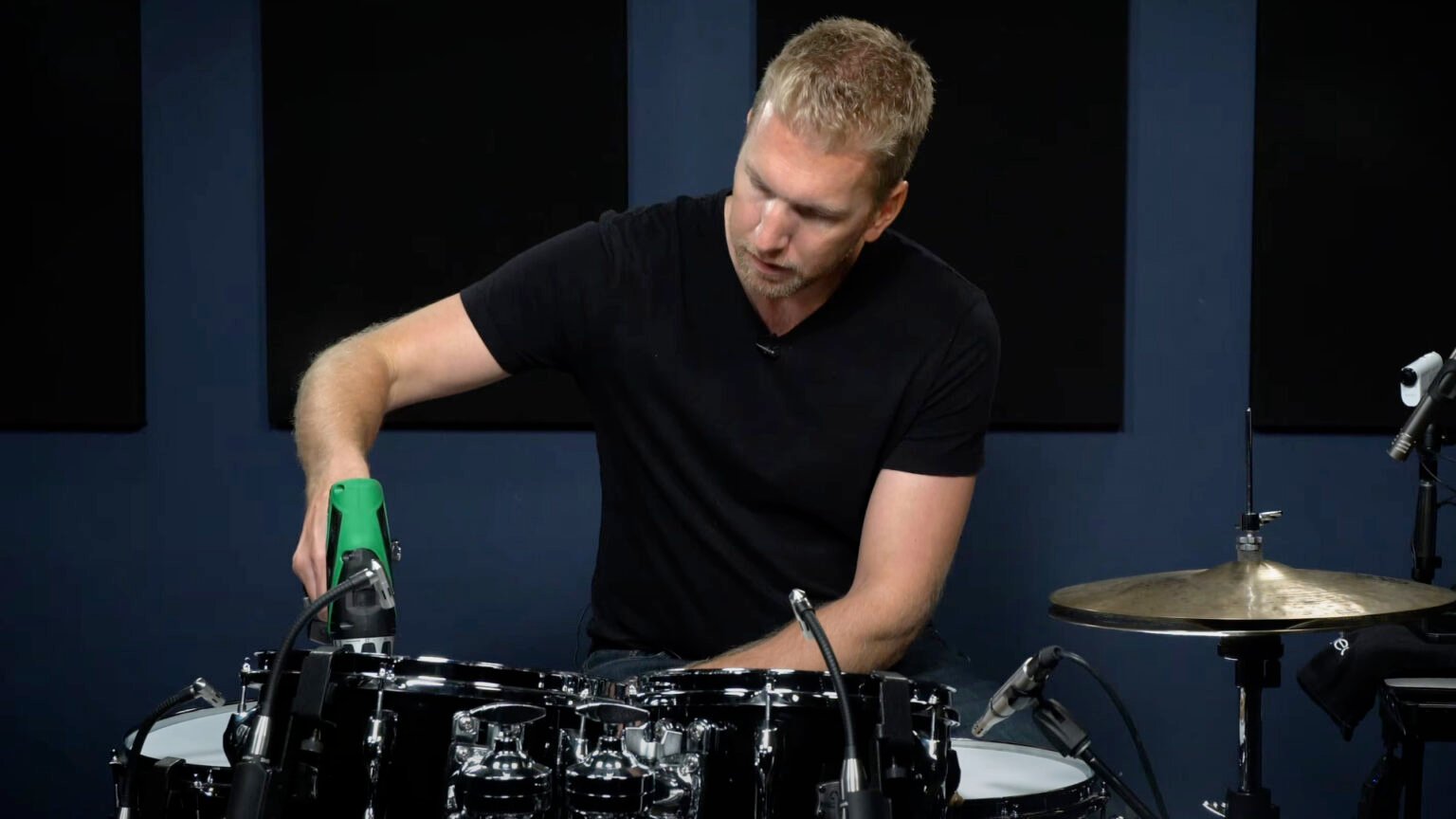 How To Tune Drums (With Video/Photos) - Drumeo Beat