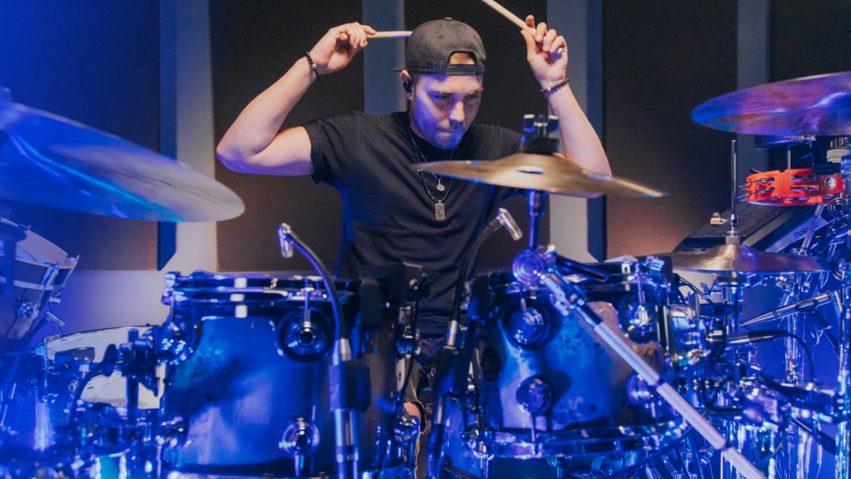 Shawn Mendes' Drummer Plays "Treat You Better" - Drumeo Beat